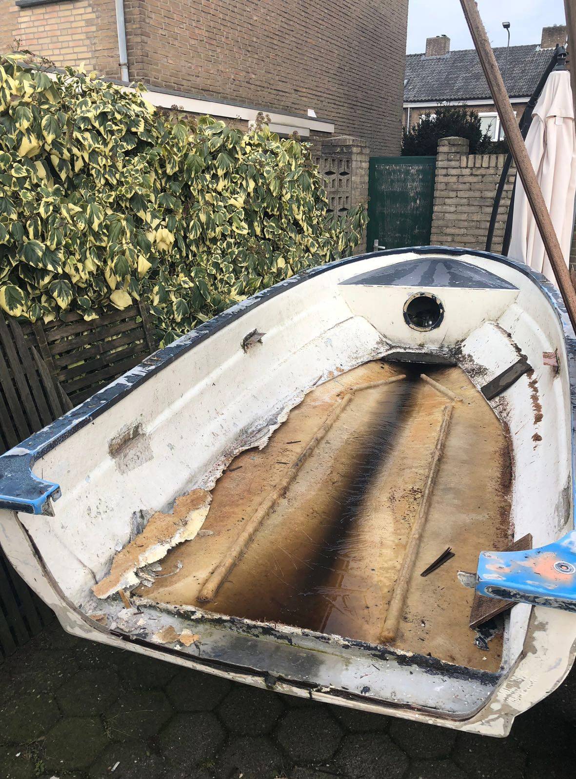 Restaurierung eines GFK-Boots – Kundenprojekte