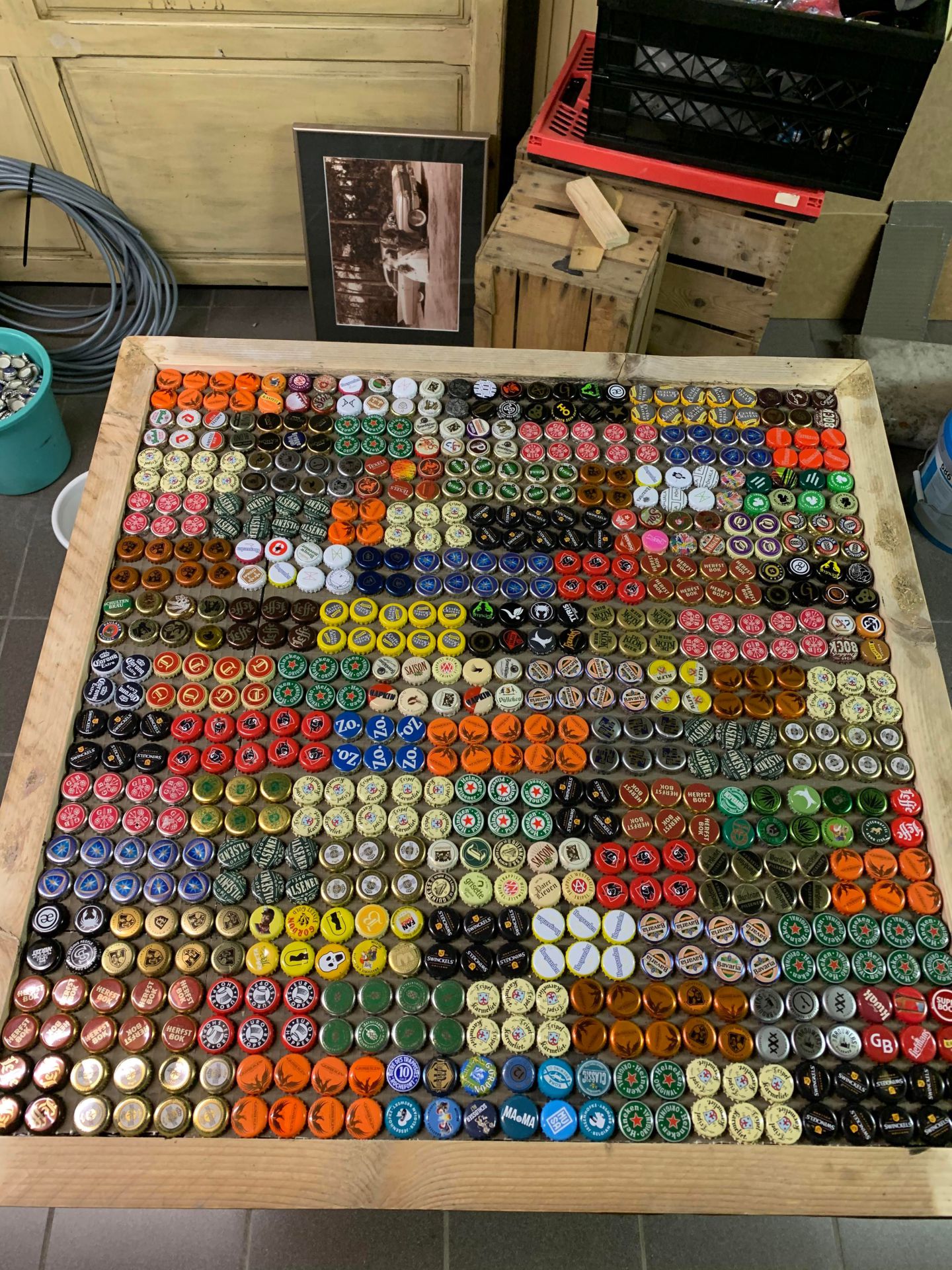 Bierdeckeltisch mit Epoxid-Gießharz – Epoxid-Projekte