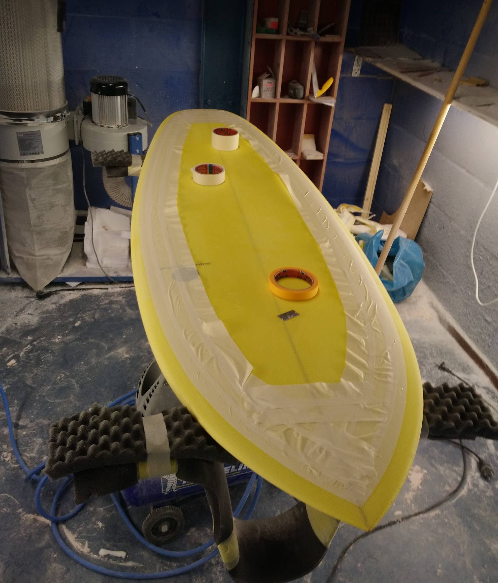 Building a surfboard with epoxy